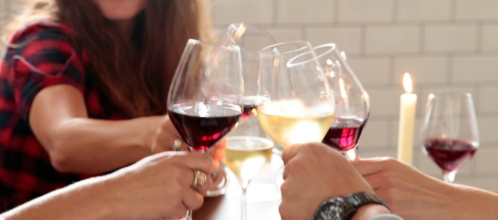 wijn proosten - Welgelegen Groenlo